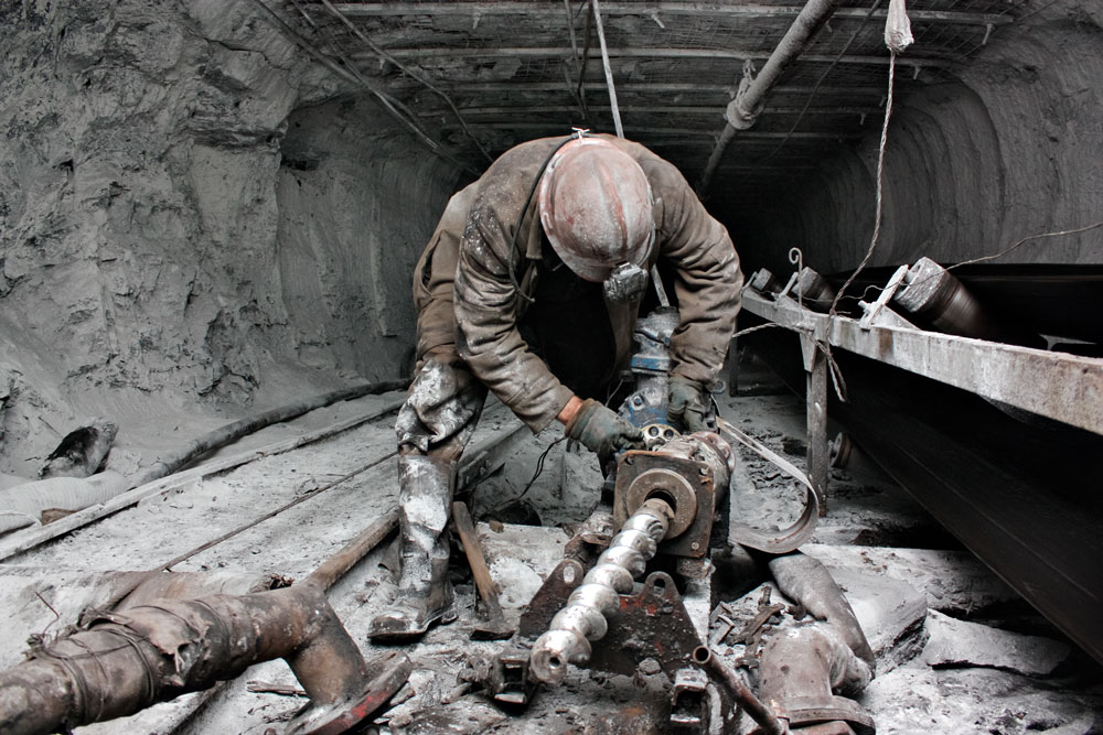 Occupational safety and health cooperation in maintenance at mining ...