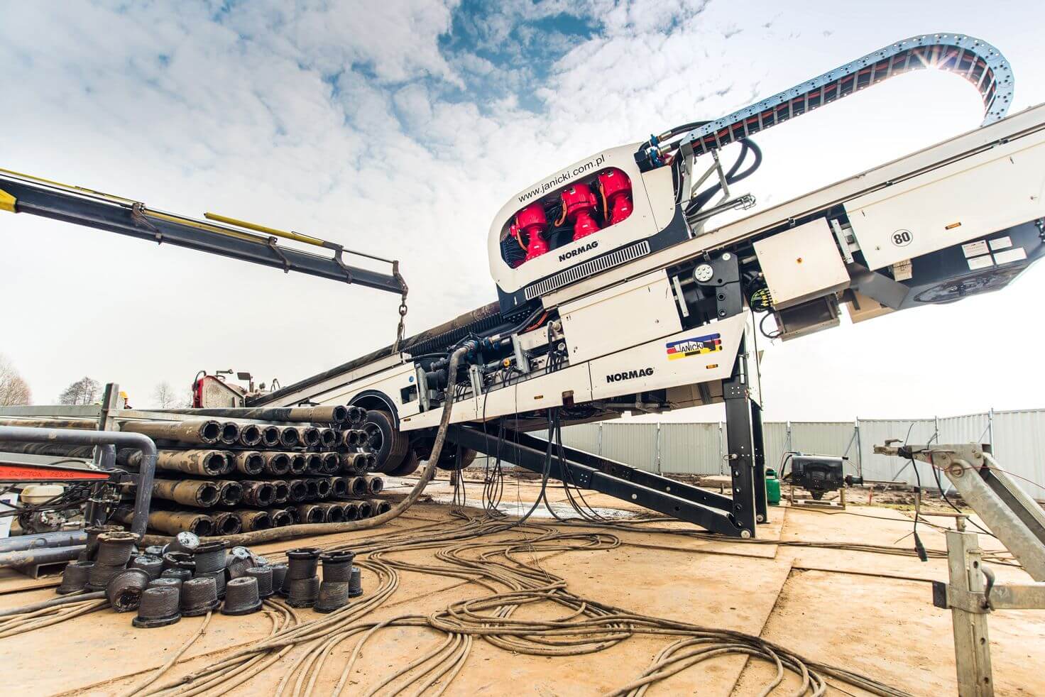World’s First Hybrid-Electric Horizontal Drill Halves Fuel Consumption ...